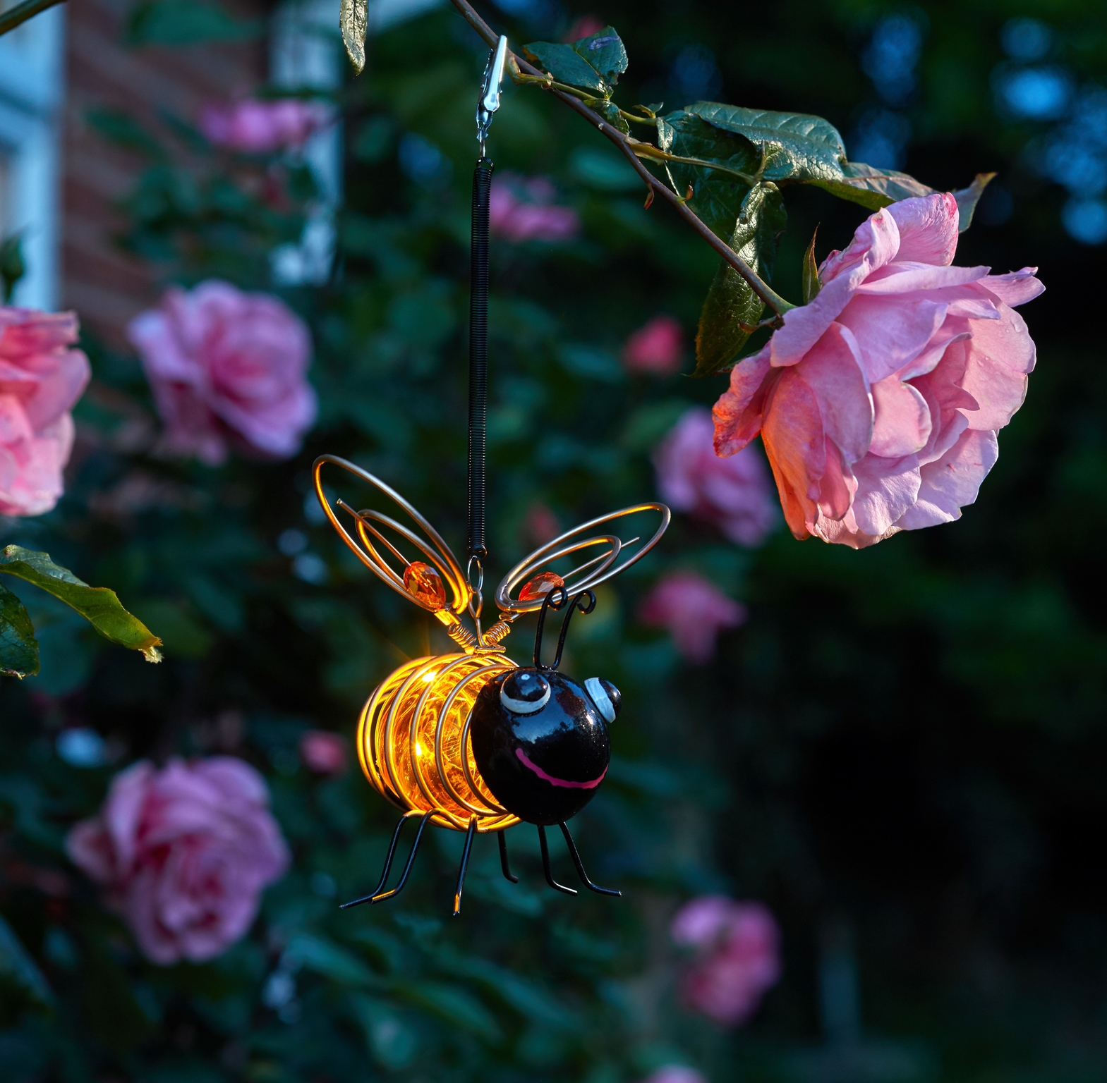 Solar Bug Light Bee - Stewarts Garden Centre