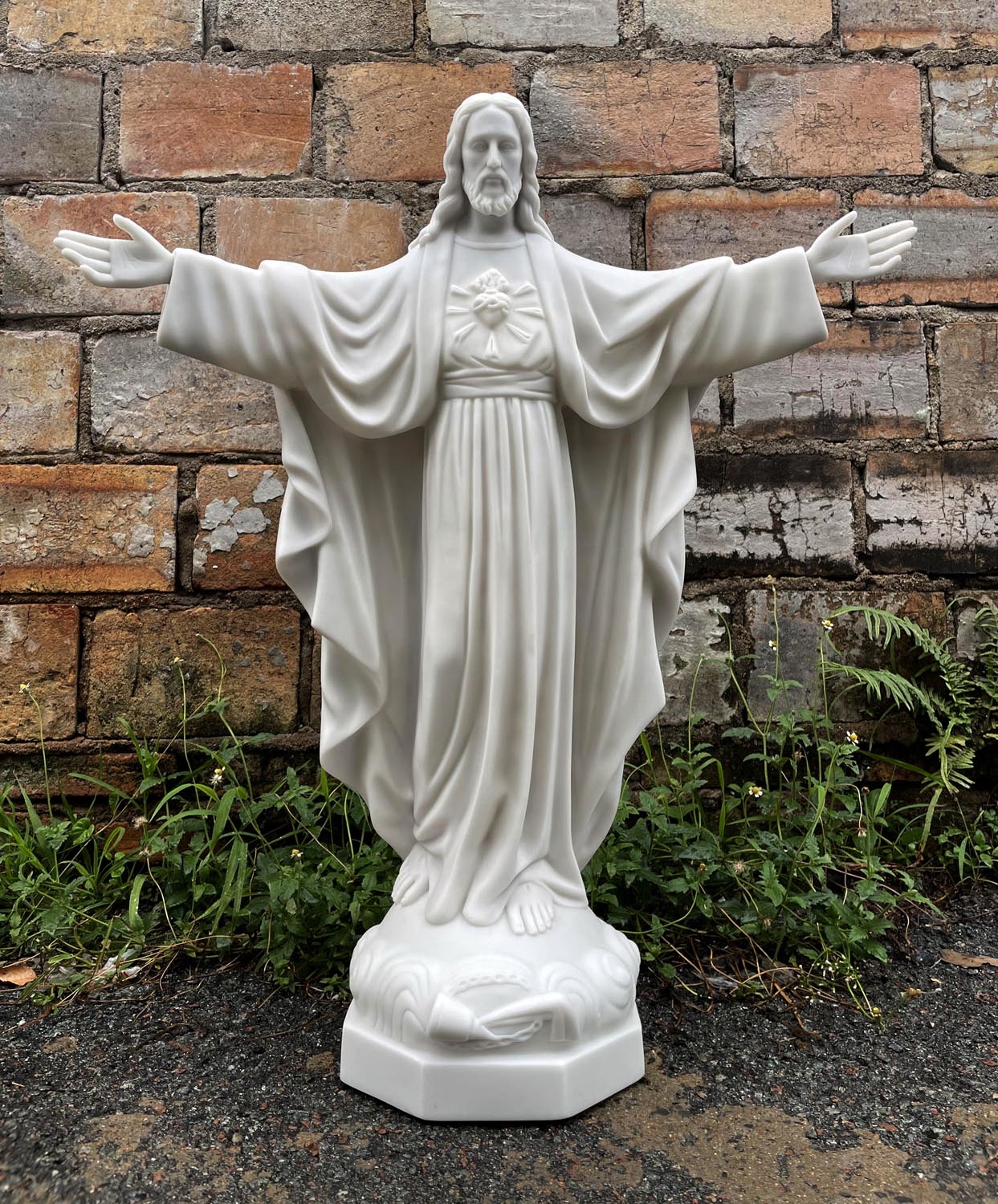 Statue Jesus - Stewarts Garden Centre